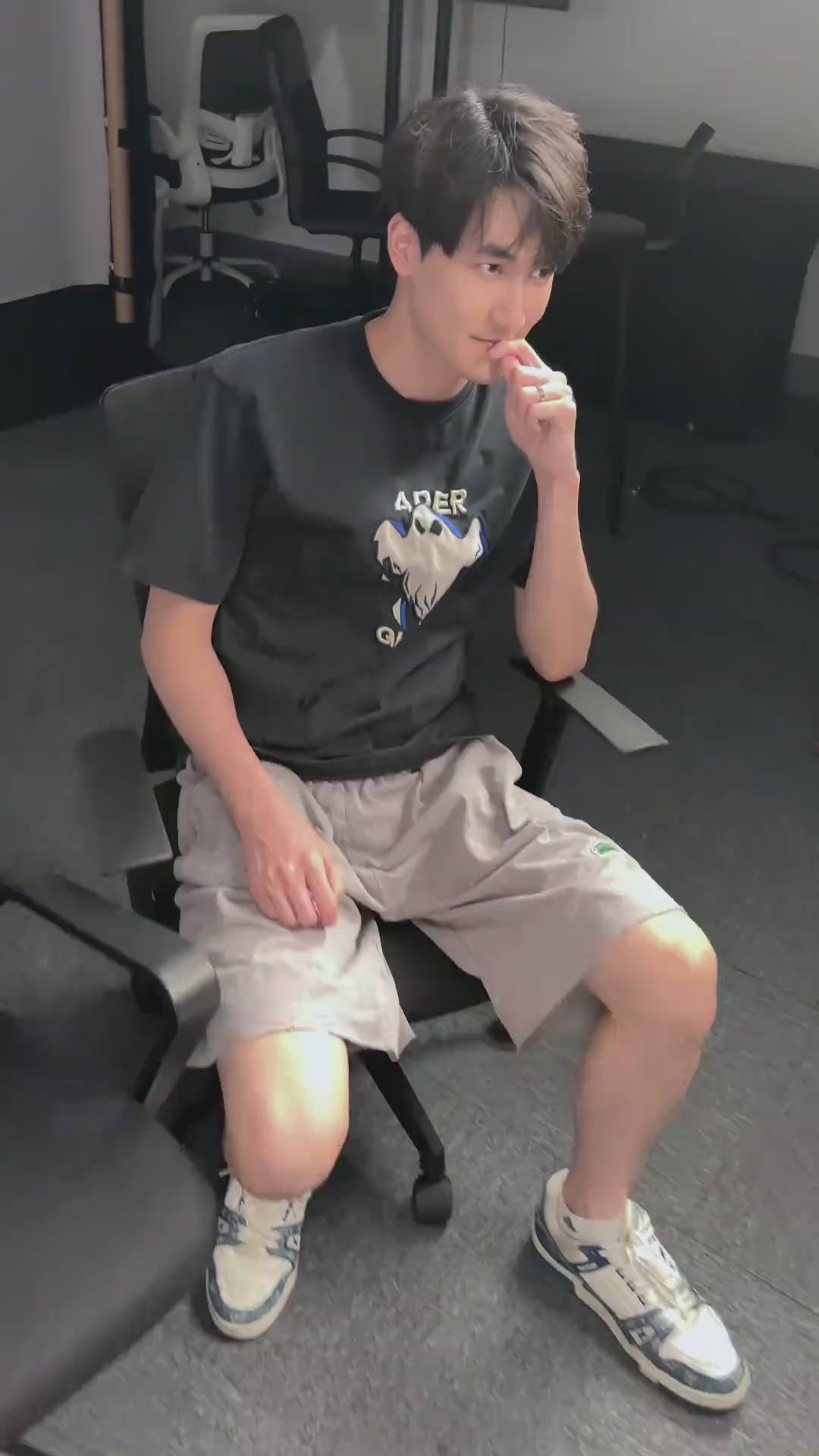 Ming找了Karsa拍抖音 Karsa：最近都在看MSI以淚洗面